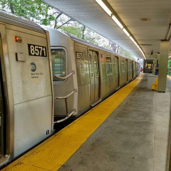 Photos at MTA Subway - Middle Village/Metropolitan Ave (M) - Middle ...