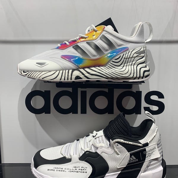 House of Hoops by Foot Locker - Shoe Store