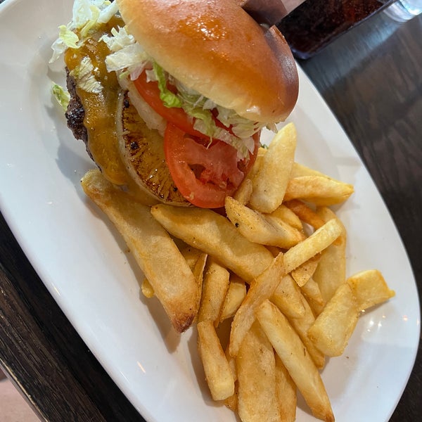 Red Robin Gourmet Burgers and Brews - Burger Joint in Greensburg