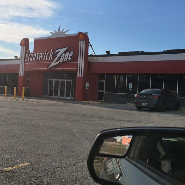 Brunswick Zone (Now Closed) - Bowling Alley