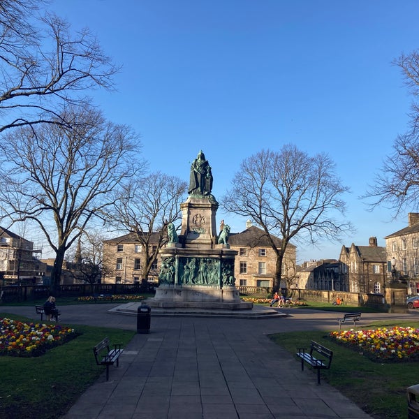 Dalton Square - Plaza