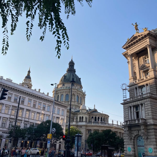 Bajcsy-Zsilinszky és Andrássy út sarok - Erzsébet tér - 4 tips