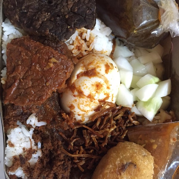 Kios Mulia Sop Ubi & Soto Banjar - Soup Spot in Makassar