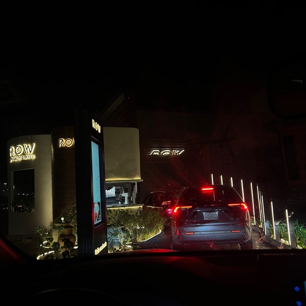 Row Cafe - Café in Medina