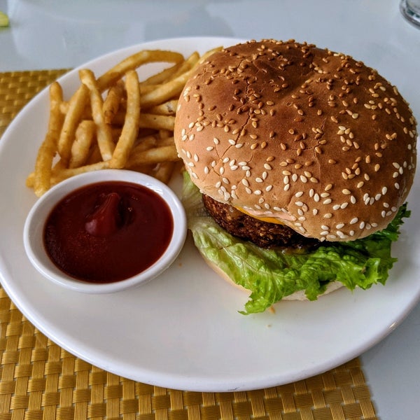 Loving Hut Phoenix - Vegan and Vegetarian Restaurant in Camelback East
