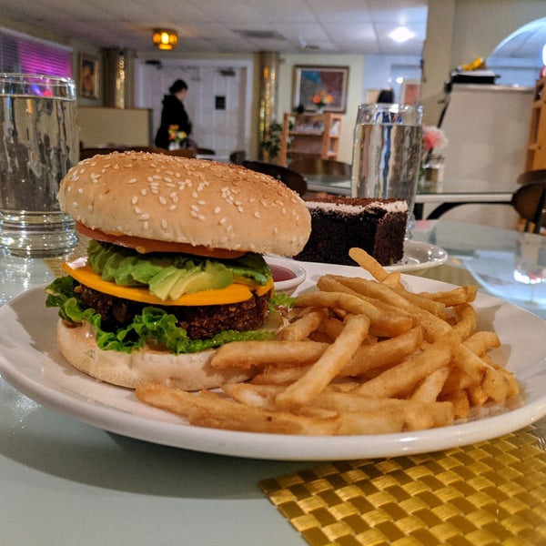 Loving Hut Phoenix - Vegan and Vegetarian Restaurant in Camelback East