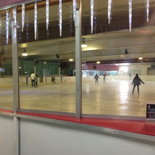 Iceland Ice Skating Center - Van Nuys - Van Nuys, CA
