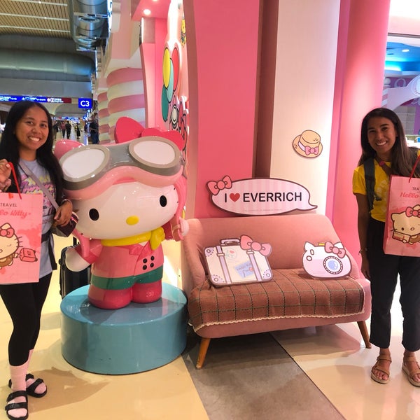 Hello Kitty Kids' Play Corner - 2 tips