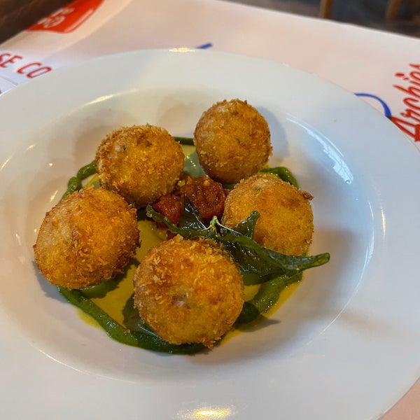 Archie`s - Italian Restaurant in Bogotá