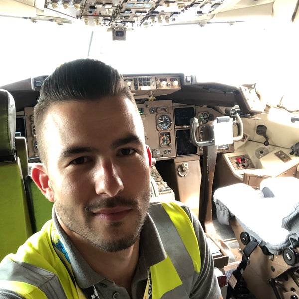 Gate B11 - 2 tips from 781 visitors