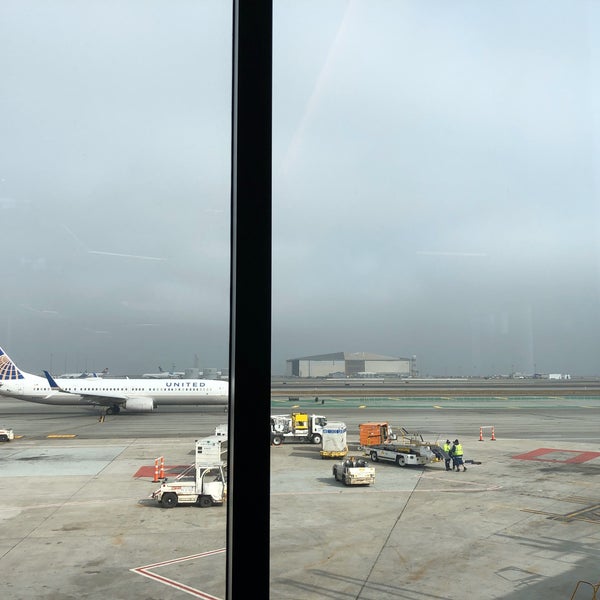 Gate E13 - 1 tip from 1215 visitors