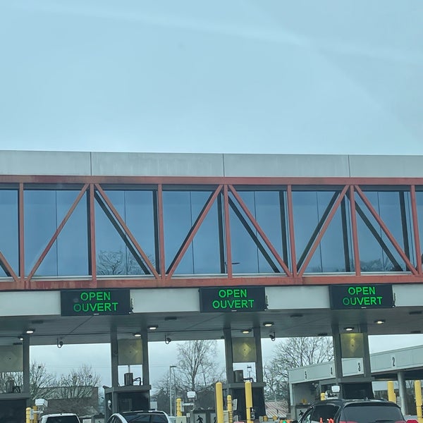 Photos at Pacific Highway Northbound Border Crossing - 18 tips from ...