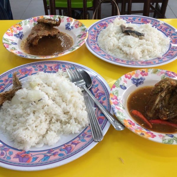 Photos at Restoran A Hassan Nasi Ayam Kg Highway Kesas Awan Besar ...