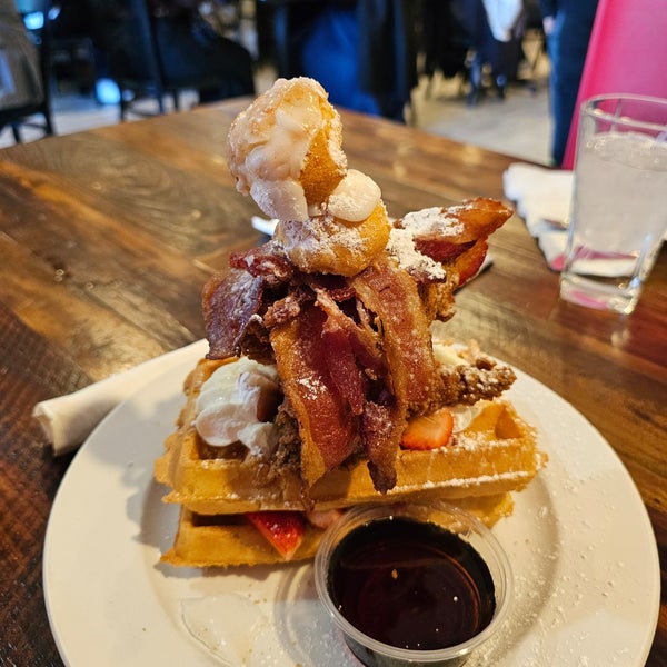 Maple Leaf Diner - Diner