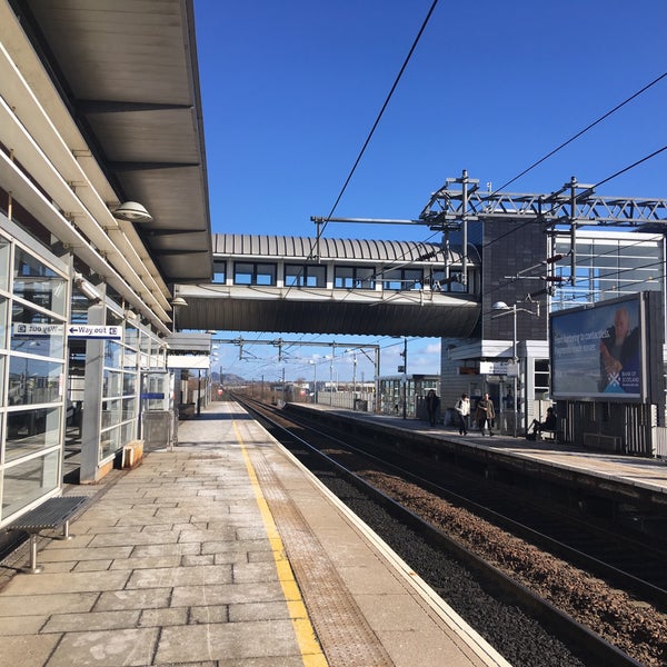 Photos at Edinburgh Park Railway Station (EDP) - Sighthill - 11 tips ...