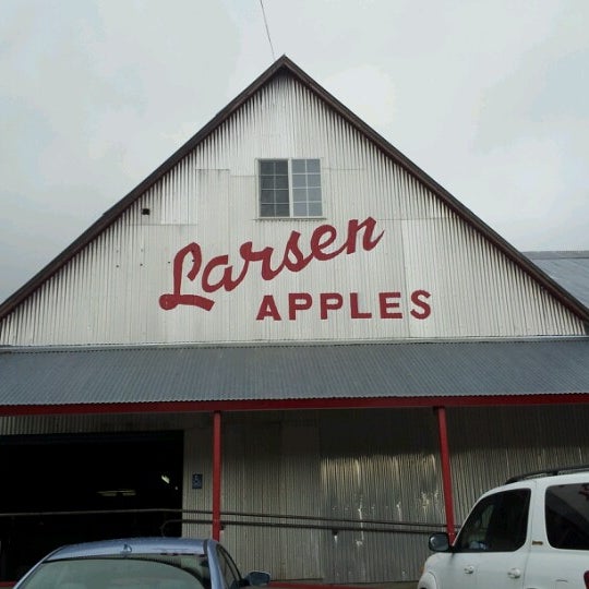 Photos at Larsen's Apple Barn - Camino, CA