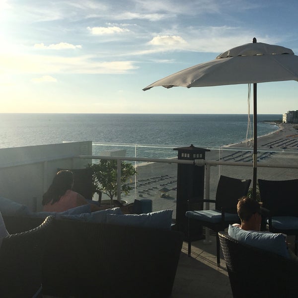 Level 11 Rooftop Artisan Bistro Bar - Lounge in St. Pete Beach