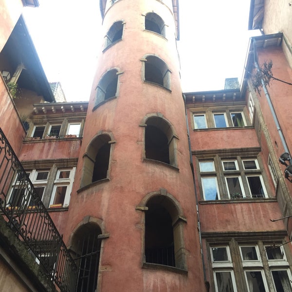 La Tour Rose - Vieux Lyon - Quarantaine - Lyon, Rhône-Alpes