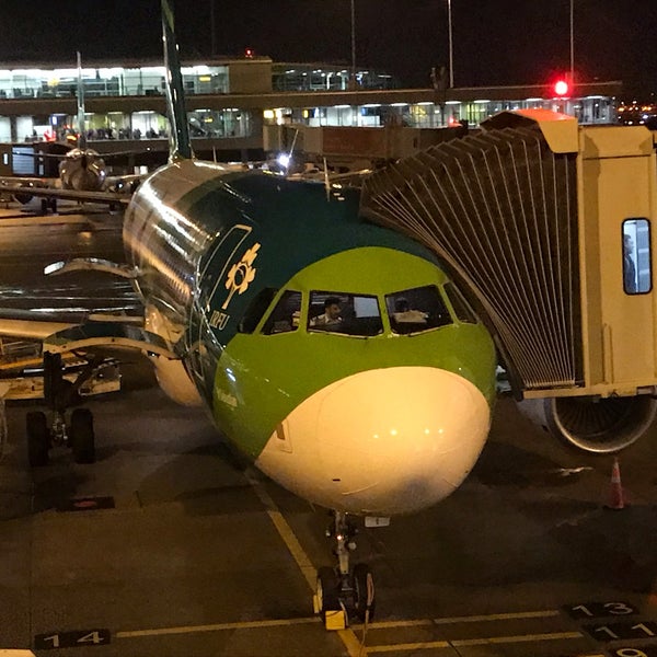Gate D29 - Airport Gate