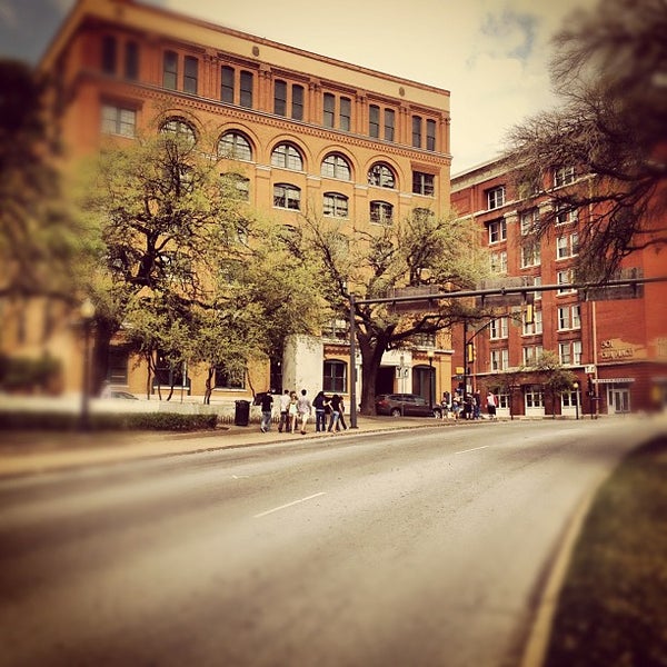 The Sixth Floor Museum - History Museum