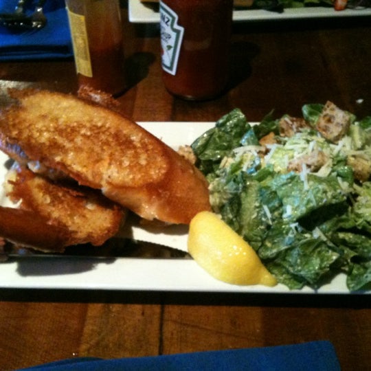 Burgoo Bistro - Restaurant in West Point Grey