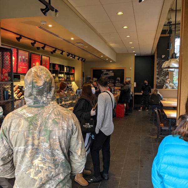 Starbucks - Coffee Shop in Maple Ridge