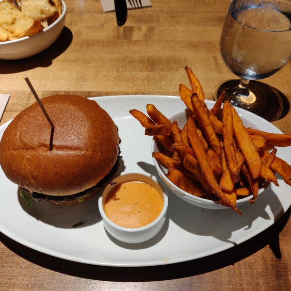 JOEY Coquitlam - Cariboo-Burquitlam - 550 Lougheed Highway