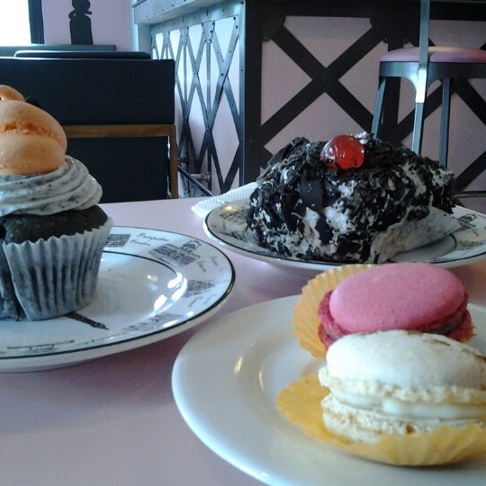 Paris Bakery & Cafe Lounge - Yogyakarta, DI Yogyakarta