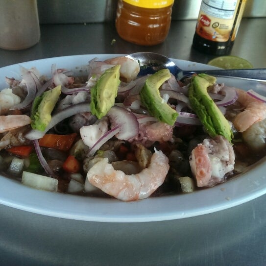 Mariscos Tito's - Tijuana, Baja California