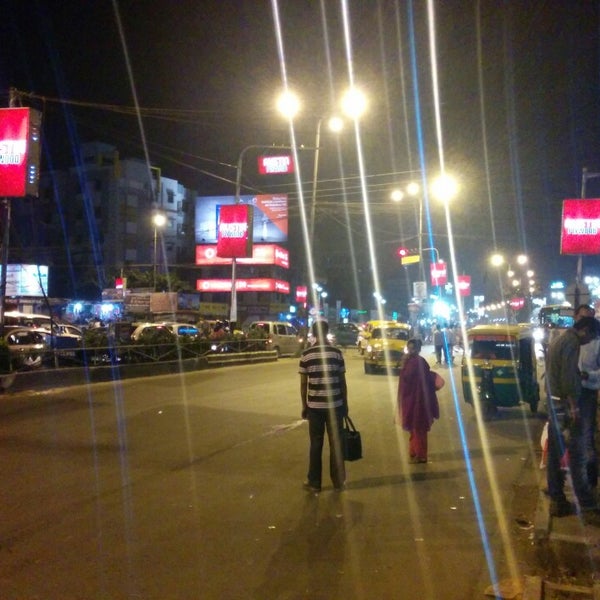 Chinar Park - Plaza