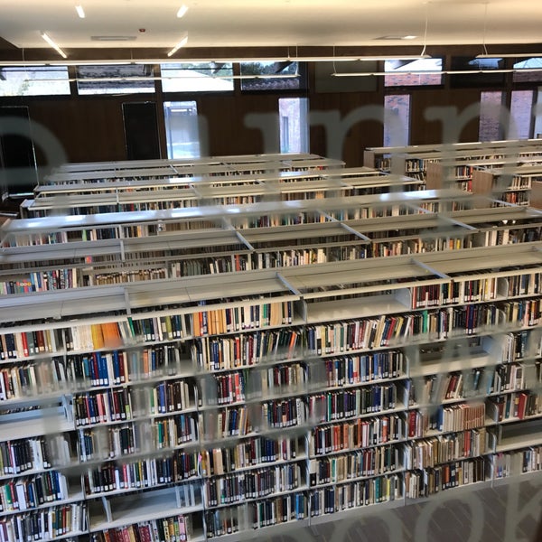 Foothill College Library - Los Altos Hills, CA