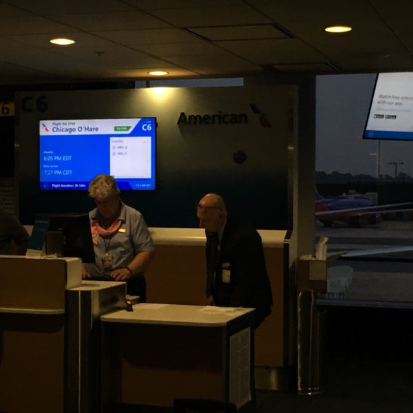 Gate C6 - Airport Gate