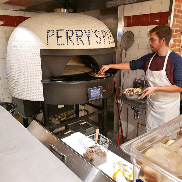 Perrys Pizza and Tavern - Pizzeria in Erie
