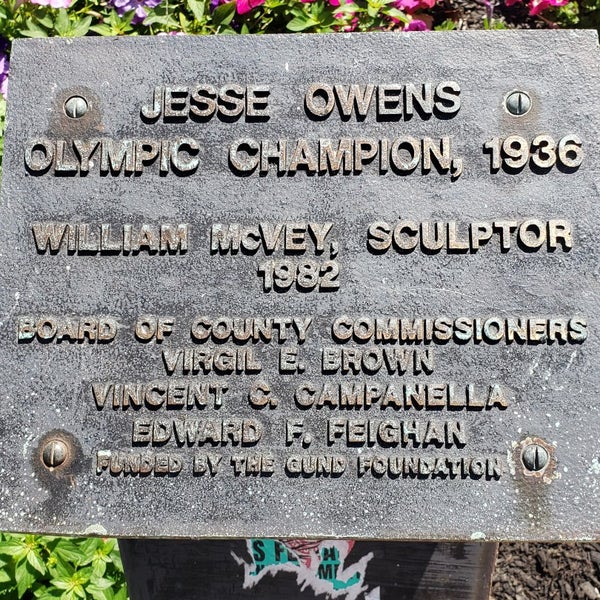 Jesse Owens Statue (1982) by William McVey - Downtown Cleveland - 0 tips