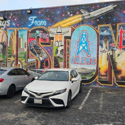 Greetings From Houston (2022) mural by Ivan Stvcks and DaGoe Marse - 3 ...