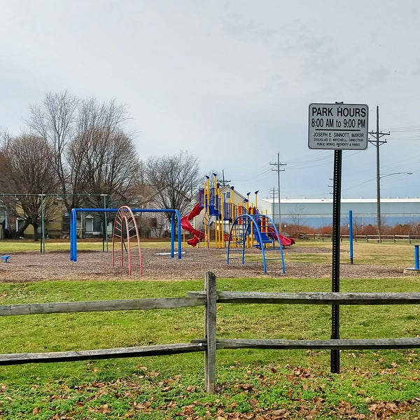 Wallace Playground - East Erie - E Front St