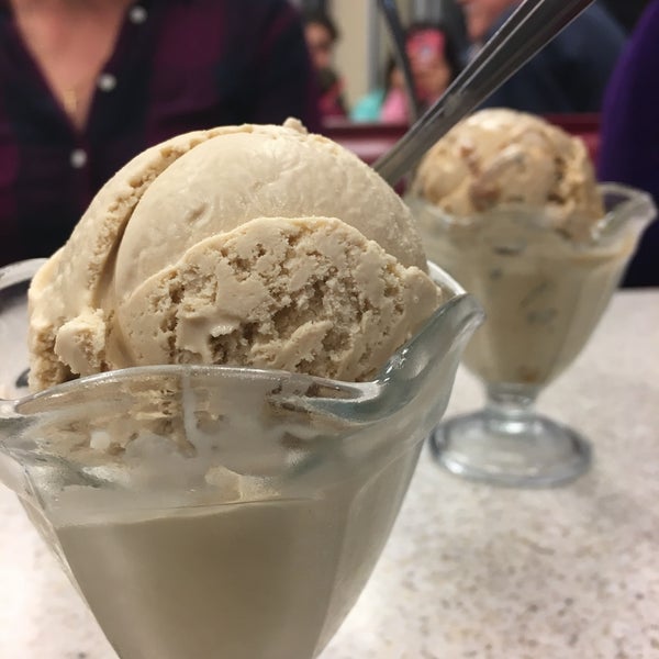 Oberweis Dairy & That Burger Joint - Ice Cream Parlor