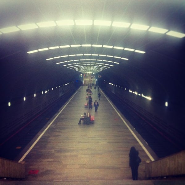 Metrou M1 Titan - Metro Station in Balta Albă