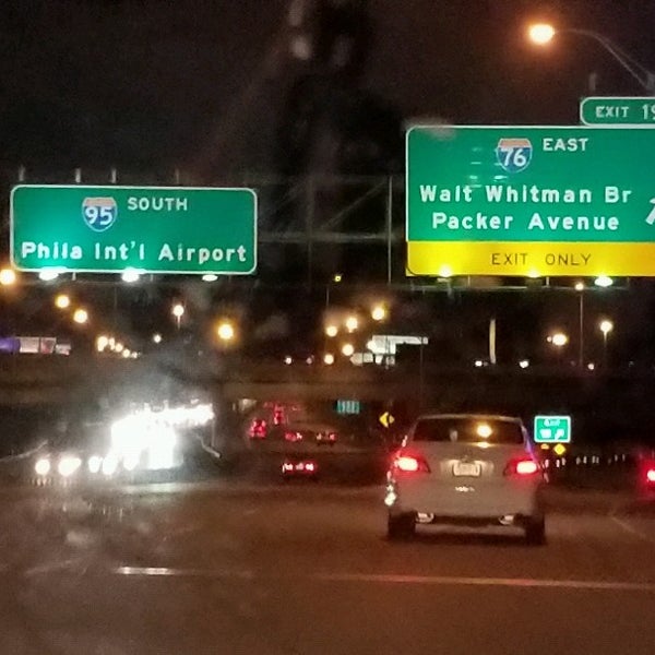 Interstate 95 at Exit 19 - South Philadelphia East - 1 tip