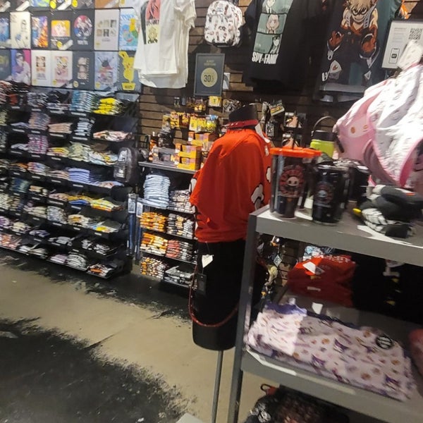 Hot Topic - Clothing Store in King of Prussia