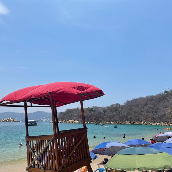 Isla de la Roqueta - Island in Acapulco