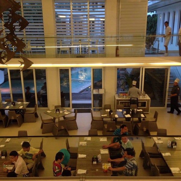 Astoria Boracay Beachfront Buffet - 17 tips from 888 visitors