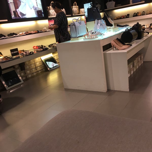 VNC - Shoe Store