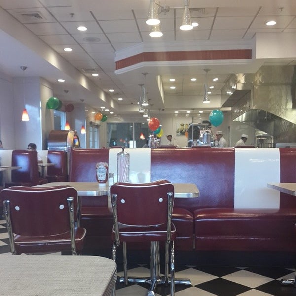 Photos at Johnny Rockets City Mall - 45 tips from 622 visitors