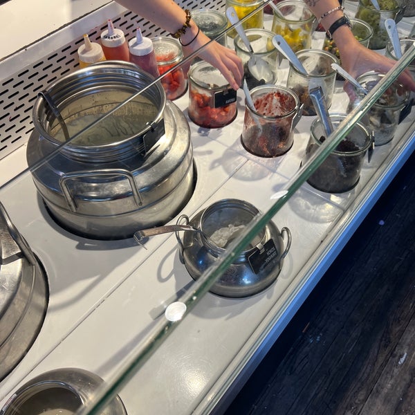 Yoghurt Barn - Frozen Yogurt Shop in Haarlem