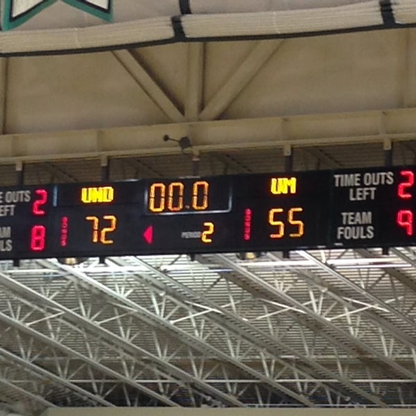 Betty Engelstad Sioux Center - College Basketball Court in Grand Forks