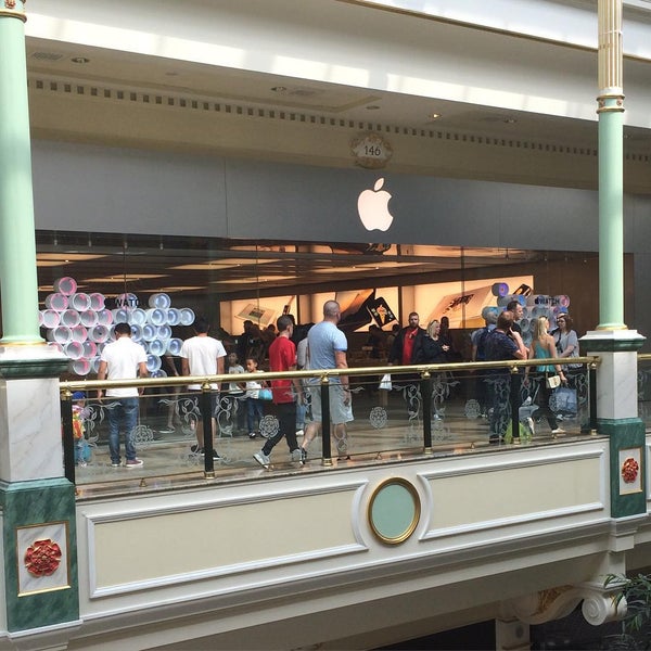 Photos at Apple Trafford Centre - Electronics Store