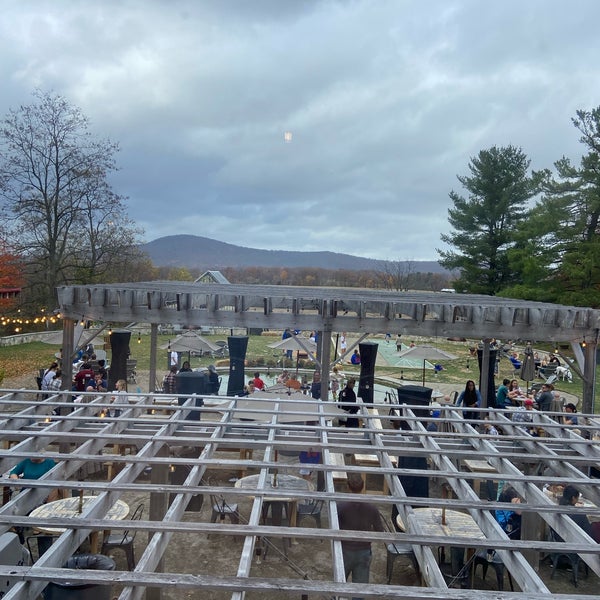 Comus Inn at Sugarloaf Mountain - 23900 Old Hundred Rd