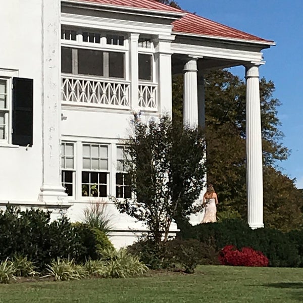 Historic Rosemont Manor - Event Space in Berryville