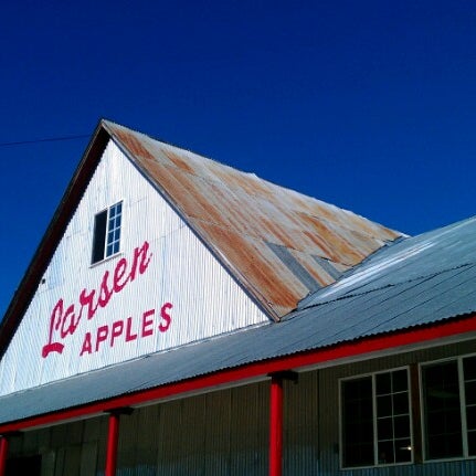 Photos at Larsen's Apple Barn - Camino, CA